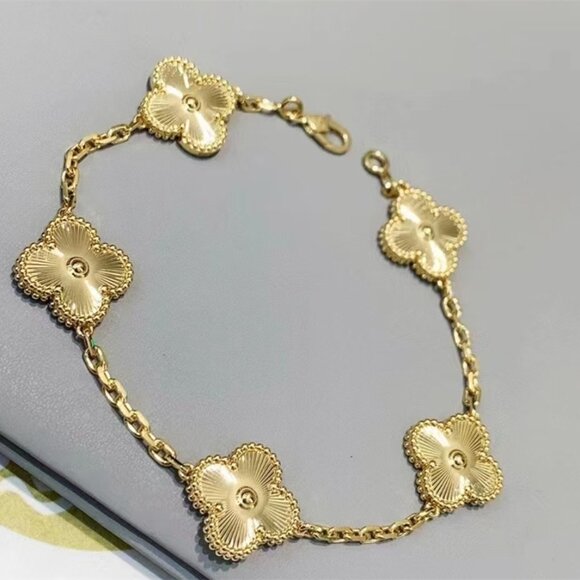 Van Cleef & Arpels | Jewelry | Authentic Vca Van Cleef Arpels 8k Yellow ...